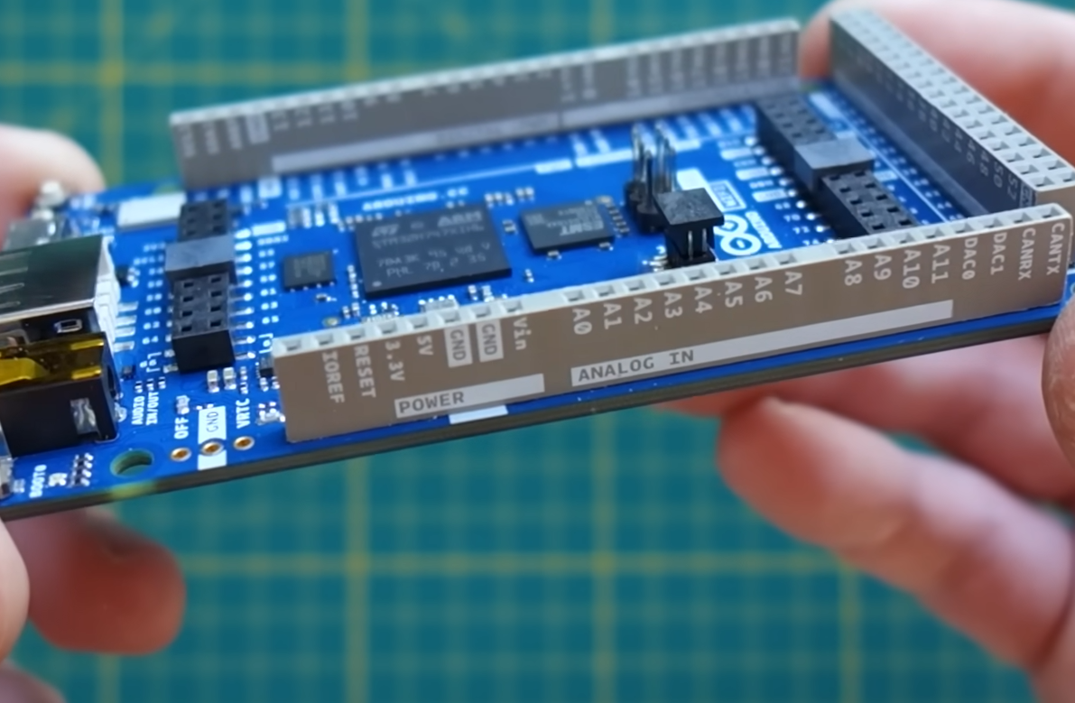 Arduino GIGA R1 Review - Technetron Electronics