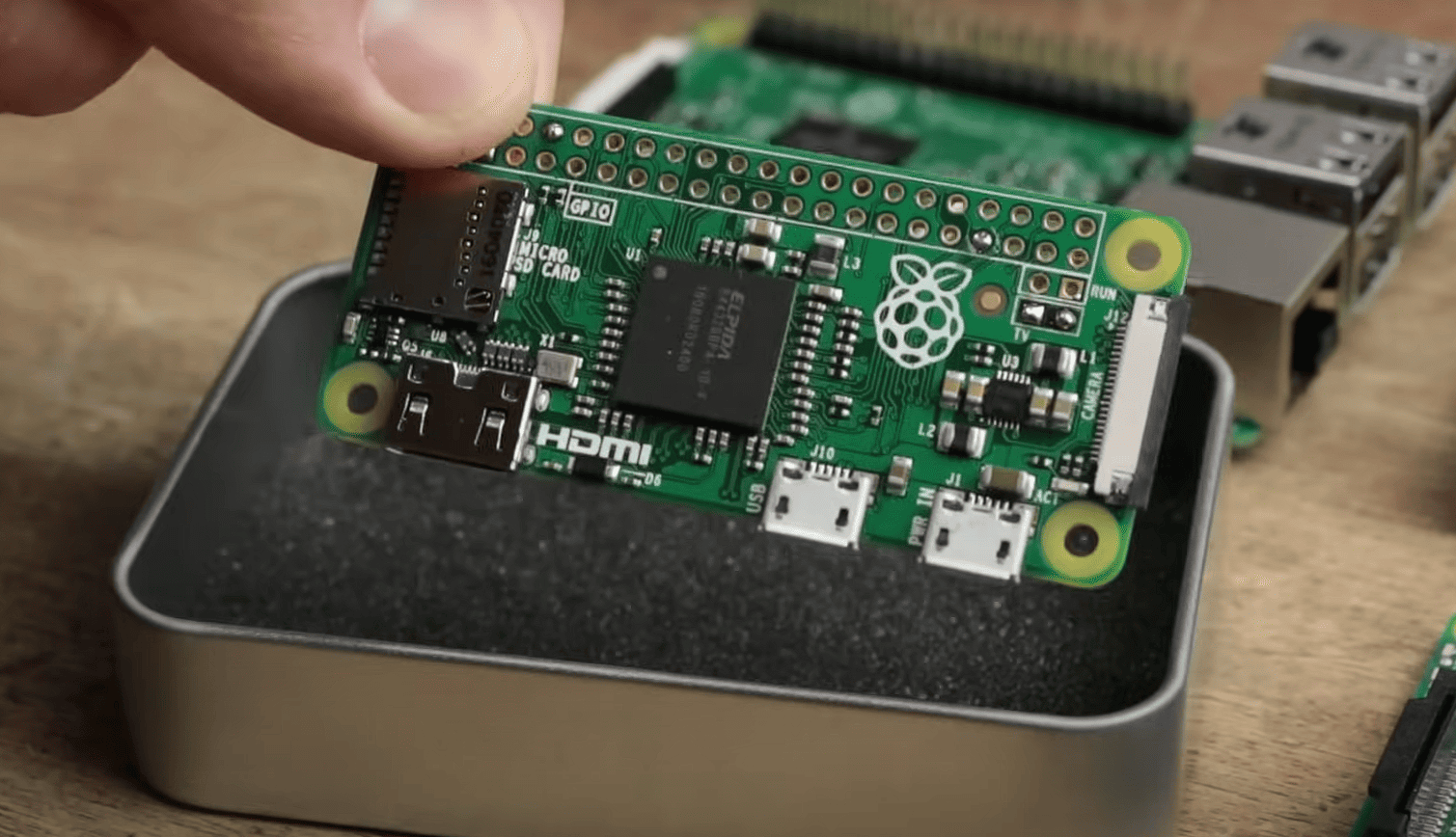 DIY Raspberry Pi Handheld Console