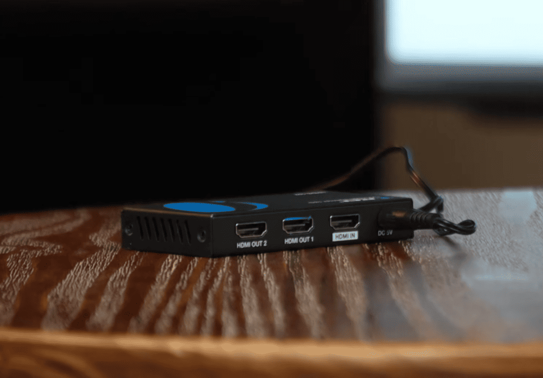 How to Connect Two Projectors to One Laptop? - Technetron Electronics